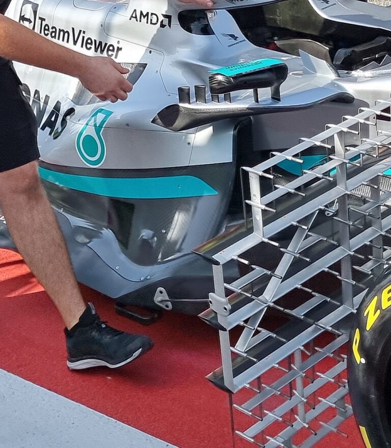 メルセデスW13の大型アップデート！サイドポッドが極薄になっちゃった。 - F1モタスポGP
